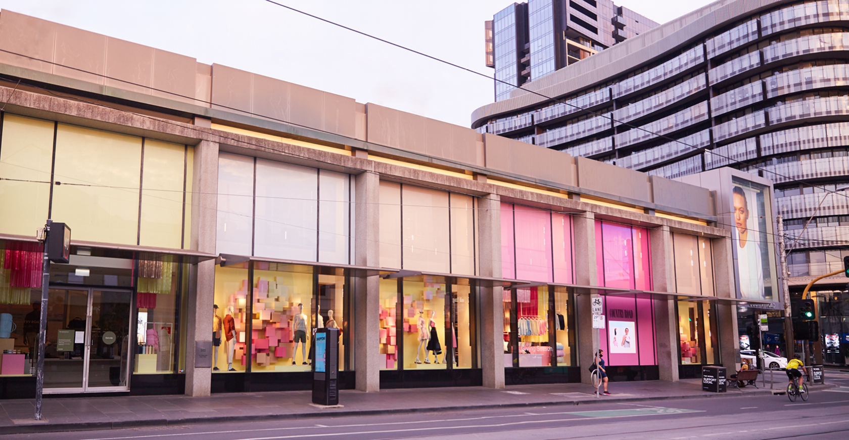 Country Road - Christmas 2020 - Dashing Group