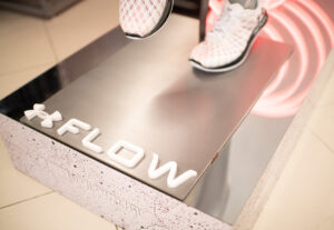 Under Armour - Flow Window and Store Displays - Dashing Group